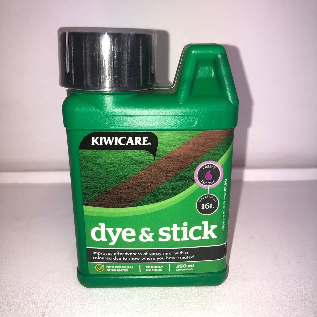 Kiwicare Dye & Stick – Gardenmakers Landscape Supplies
